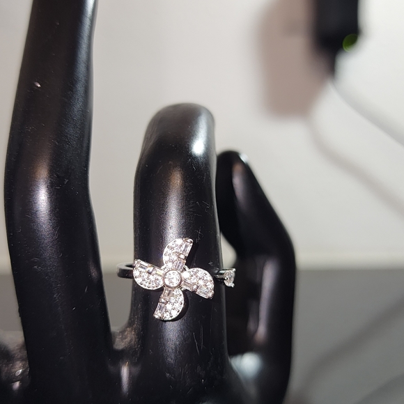 Jewelry | Flower Fidget Ring | Poshmark